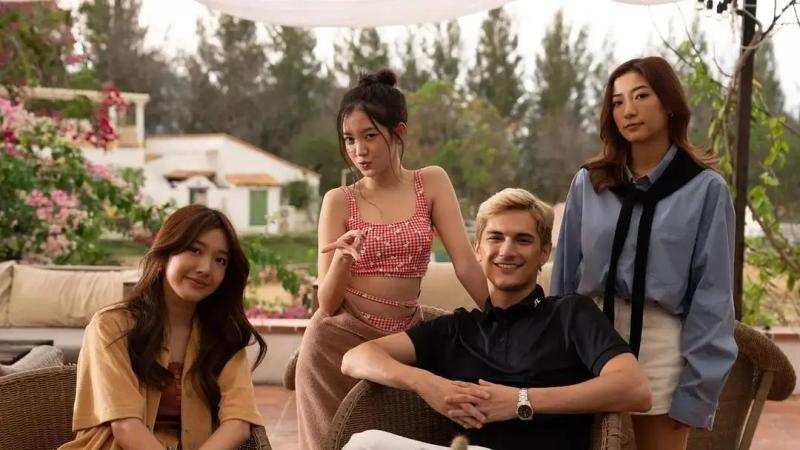 The Outing(Ep.1-12)-Ep.1-English subtitles & More -Korean drama-HiTV